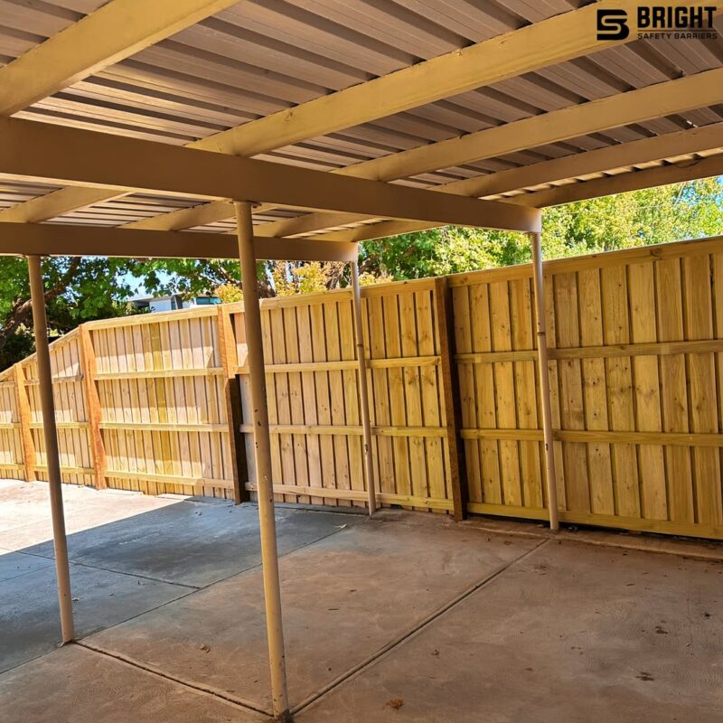 TIMBER FENCING – Bright Safety Barriers